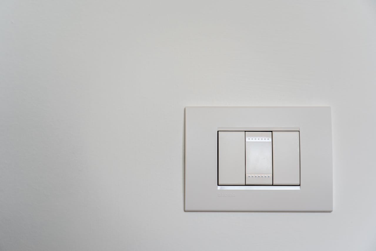 An Introduction to the Various Types of Light Switches and Outlets ...